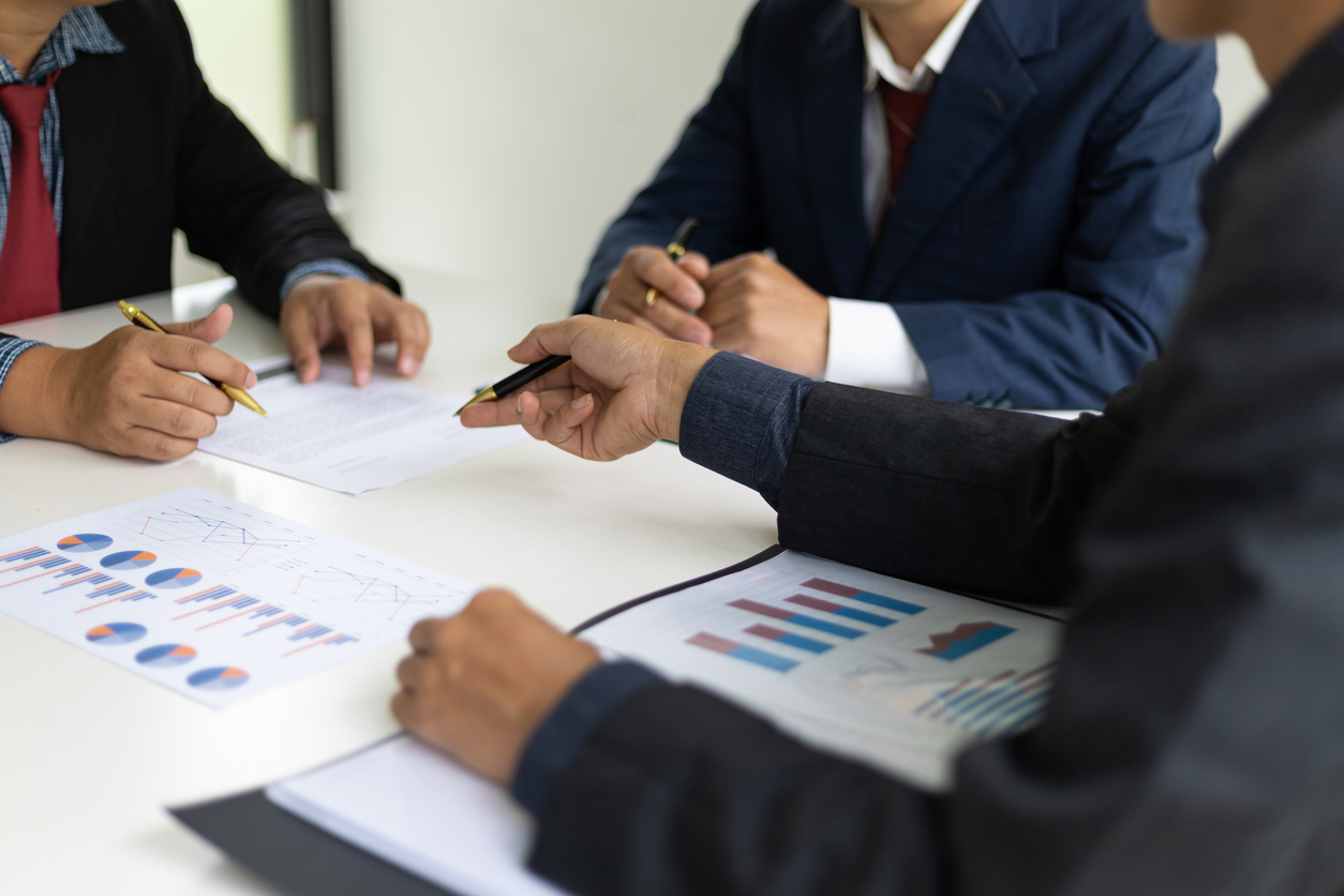 Avoiding Common Pitfalls in Business Sales and Acquisitions - EC2 Avoiding Common Pitfalls in Business Sales and Acquisitions - EC2